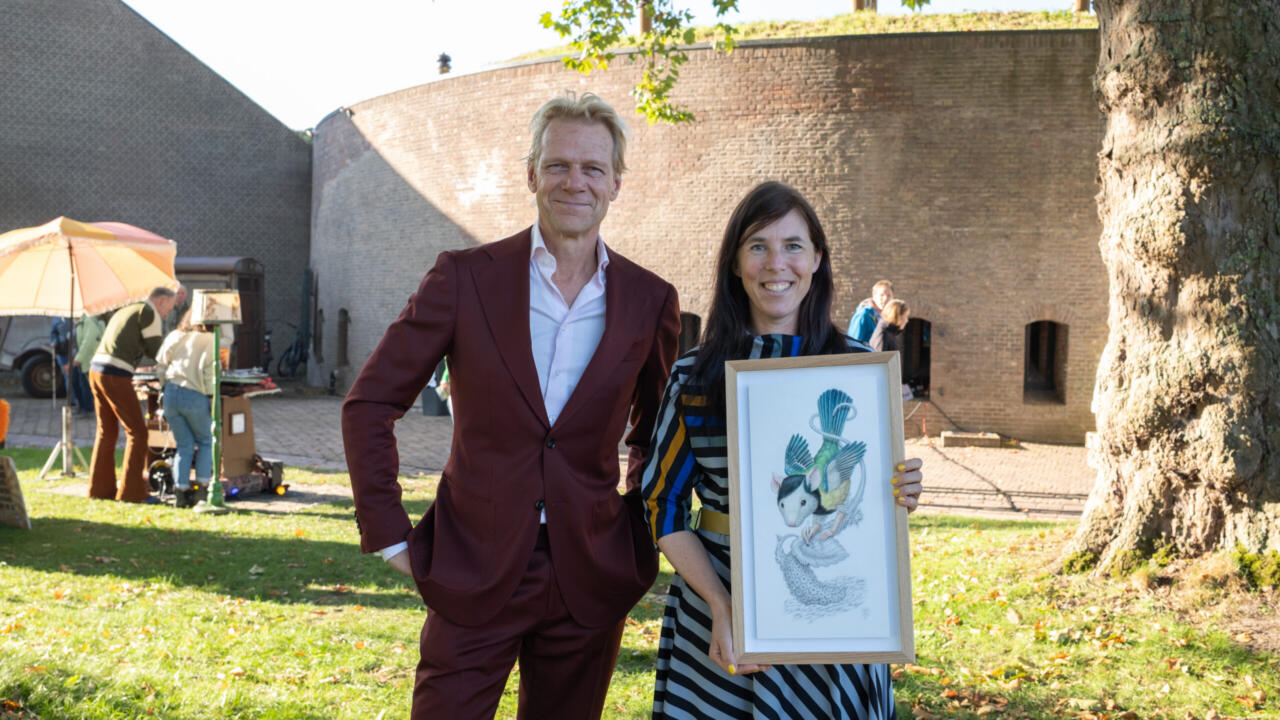 Eva Meijer wint natuurboekenprijs 2025 op Vroege Vogels festival ...